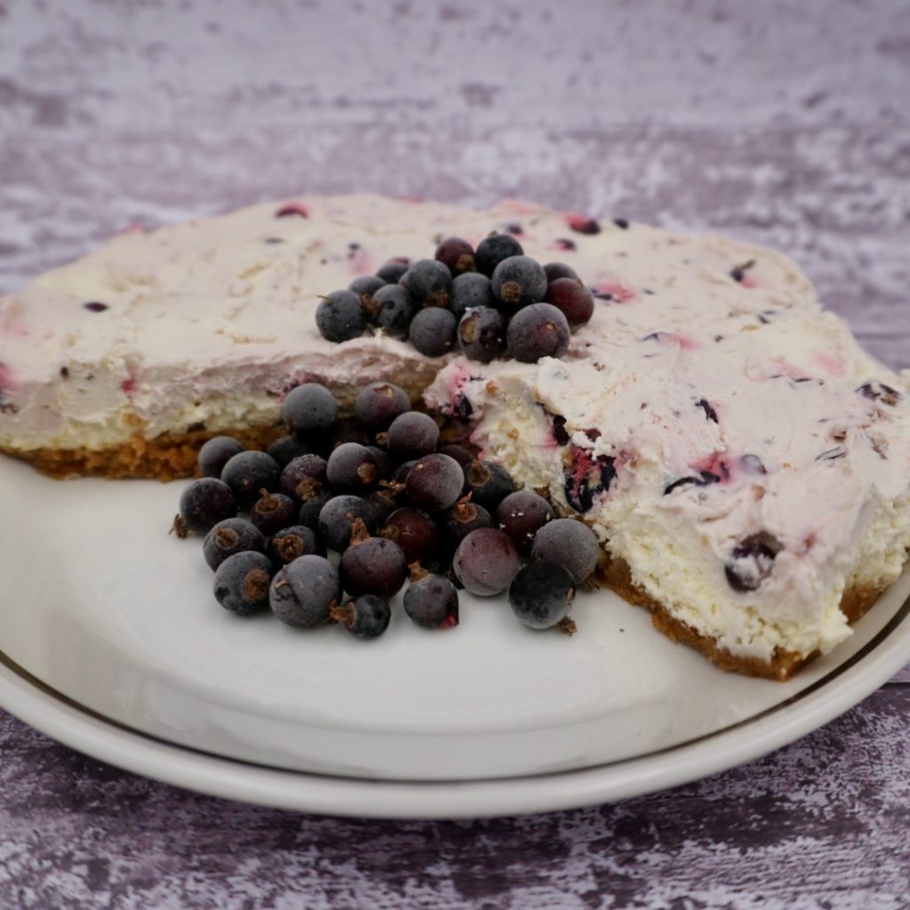 Blackcurrant cheesecake (no bake cheesecake) - Veggie Ideas