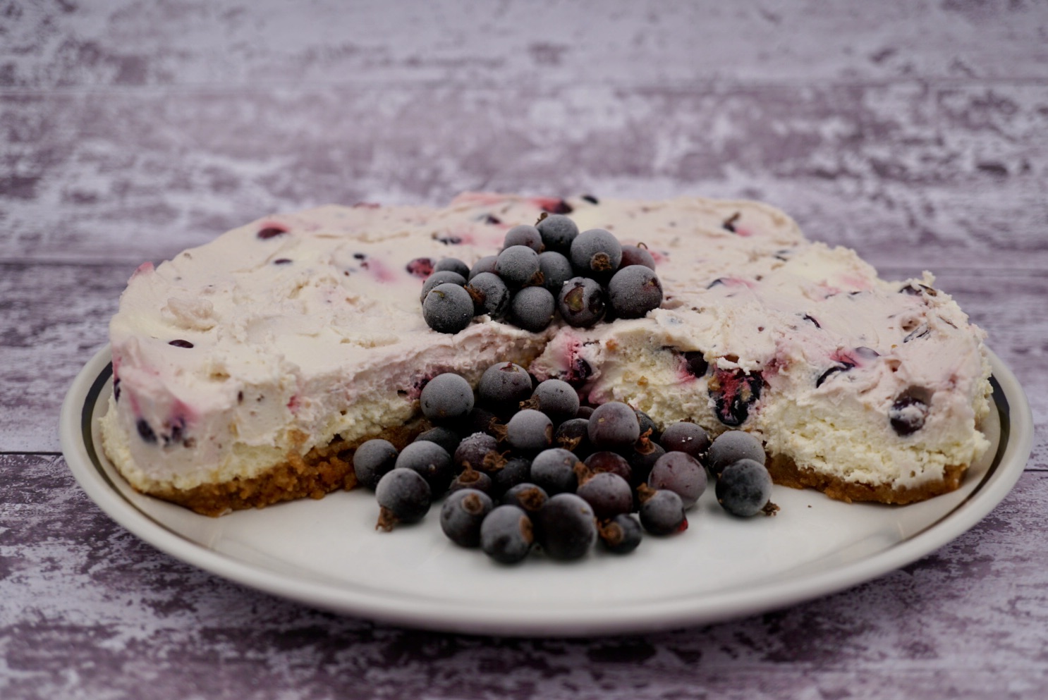 Blackcurrant cheesecake (no bake cheesecake) - Veggie Ideas