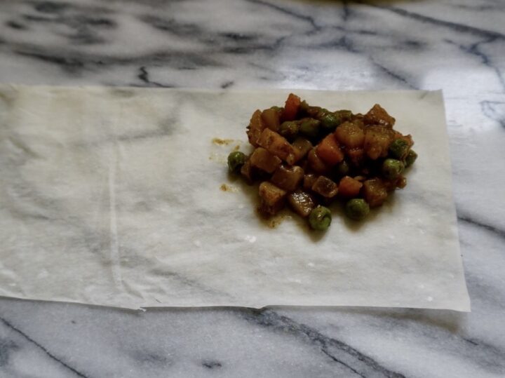 Vegetable samosas with filo pastry - Veggie Ideas