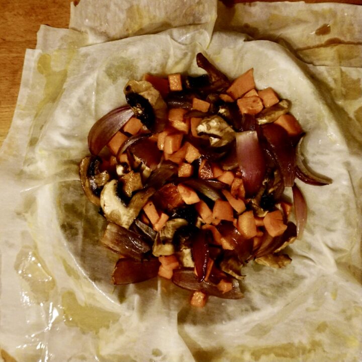 Vegetarian filo parcel - Veggie Ideas