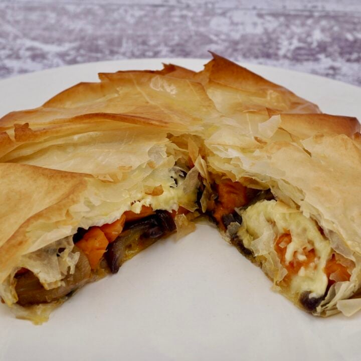 Vegetarian filo parcel - Veggie Ideas