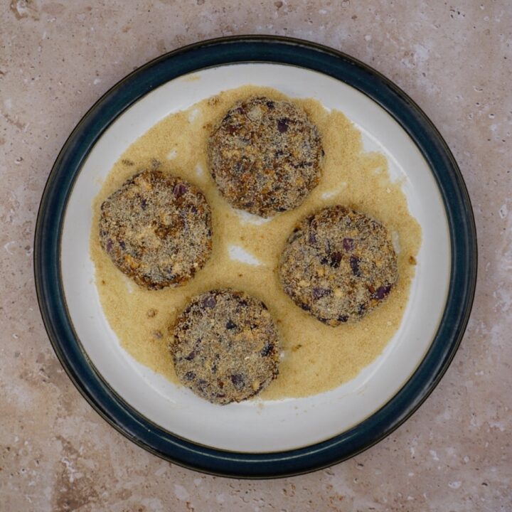 Nut cutlets - Veggie Ideas