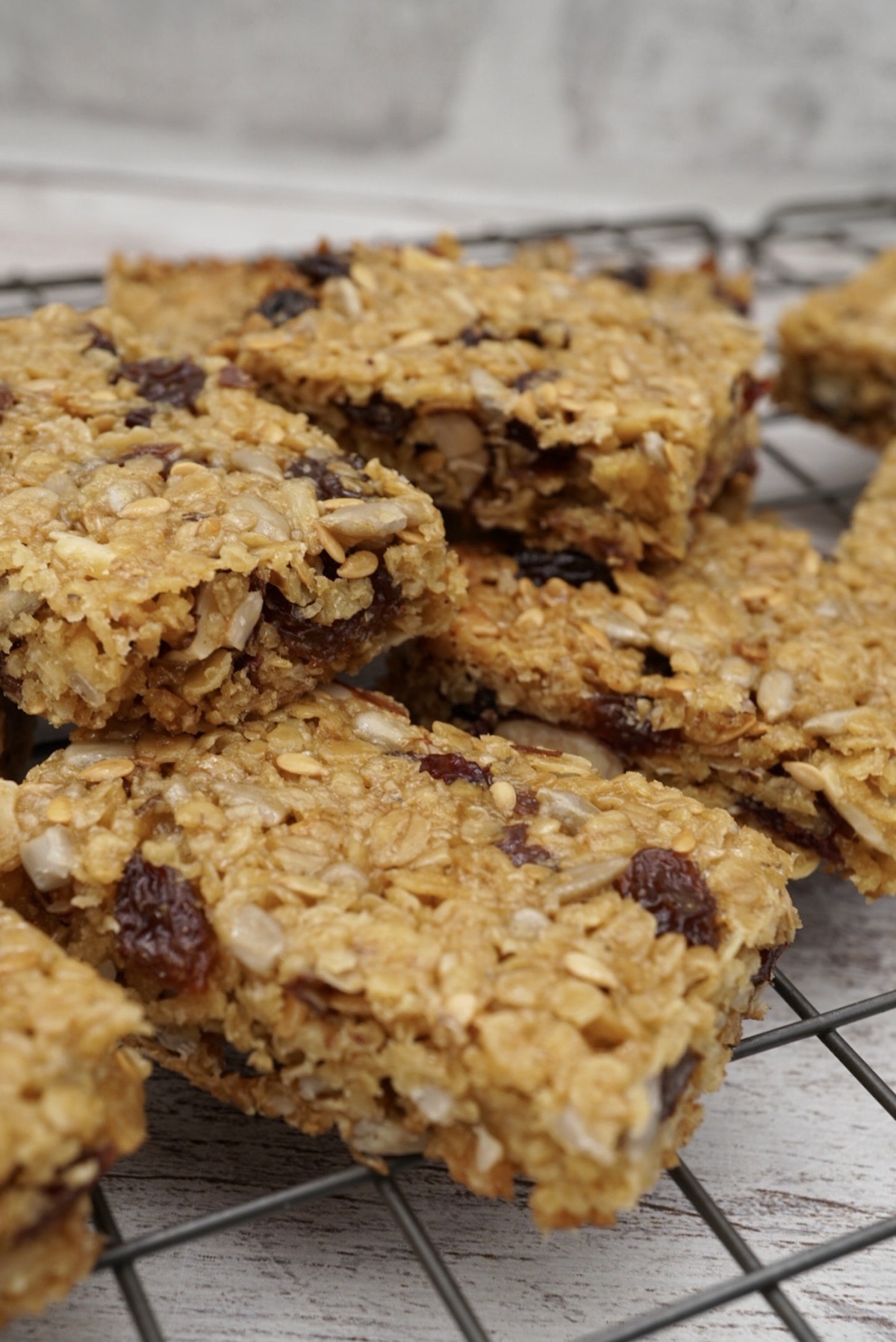 Honey flapjacks with fruit and nuts (without golden syrup) - Veggie Ideas