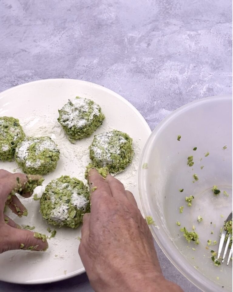 Edamame fritters - Veggie Ideas