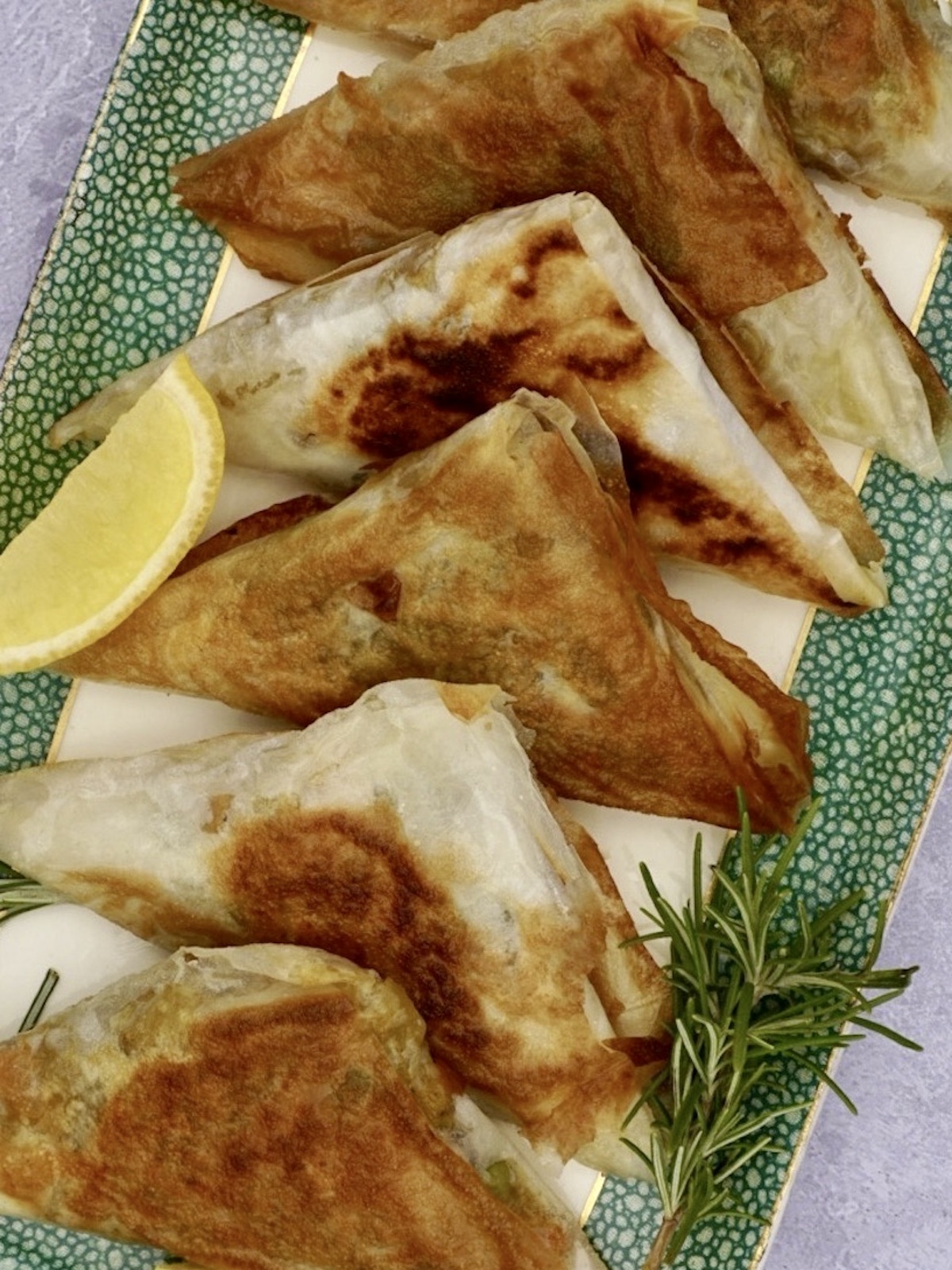 Vegetable samosas with filo pastry - Veggie Ideas